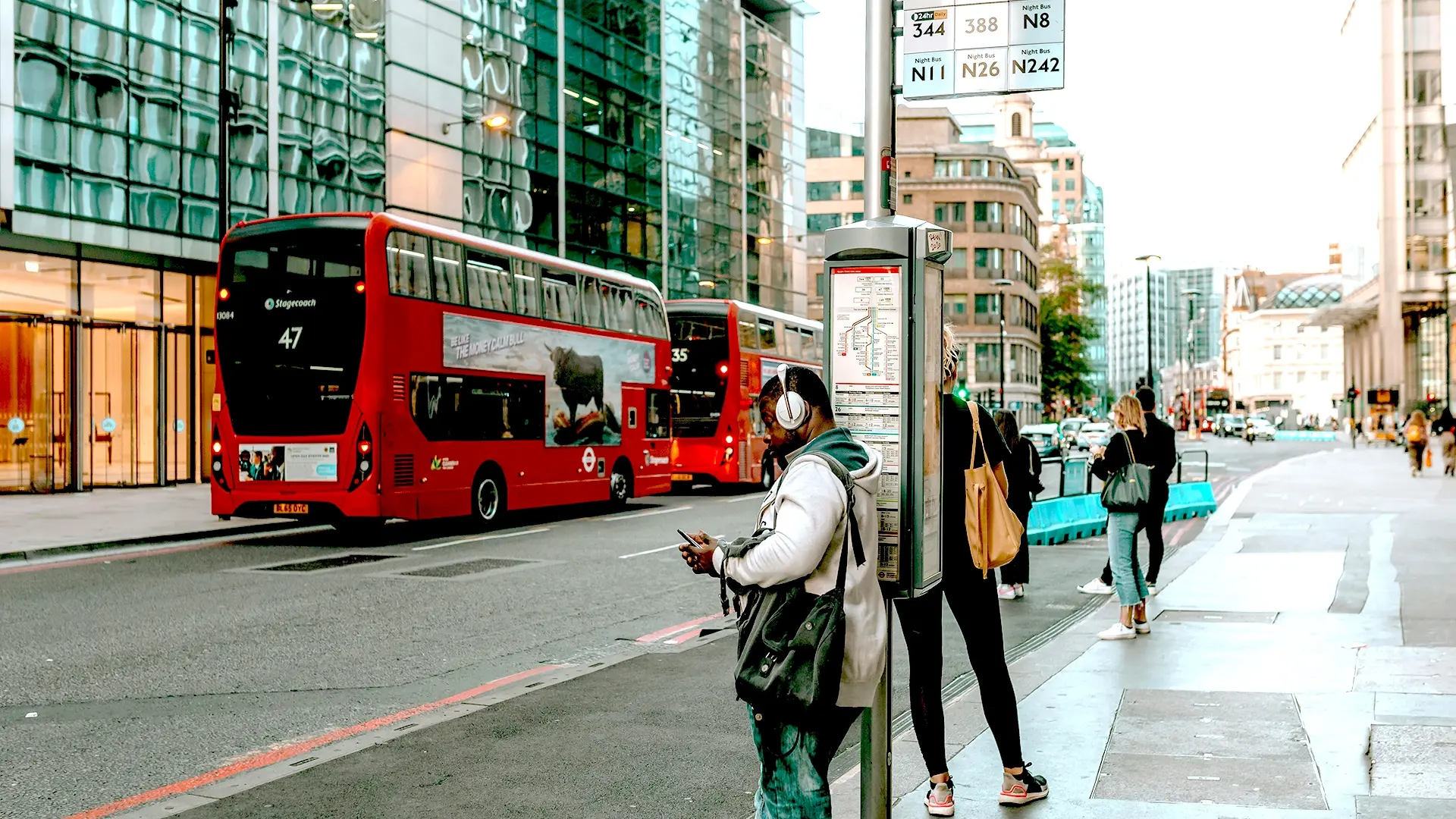 How to Advertise on London Buses: A Comprehensive Guide - London Bus ...